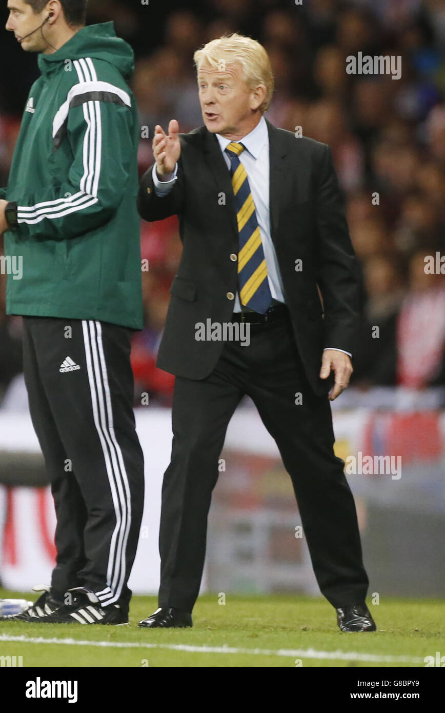 Sport football manager gordon strachan hi-res stock photography and ...