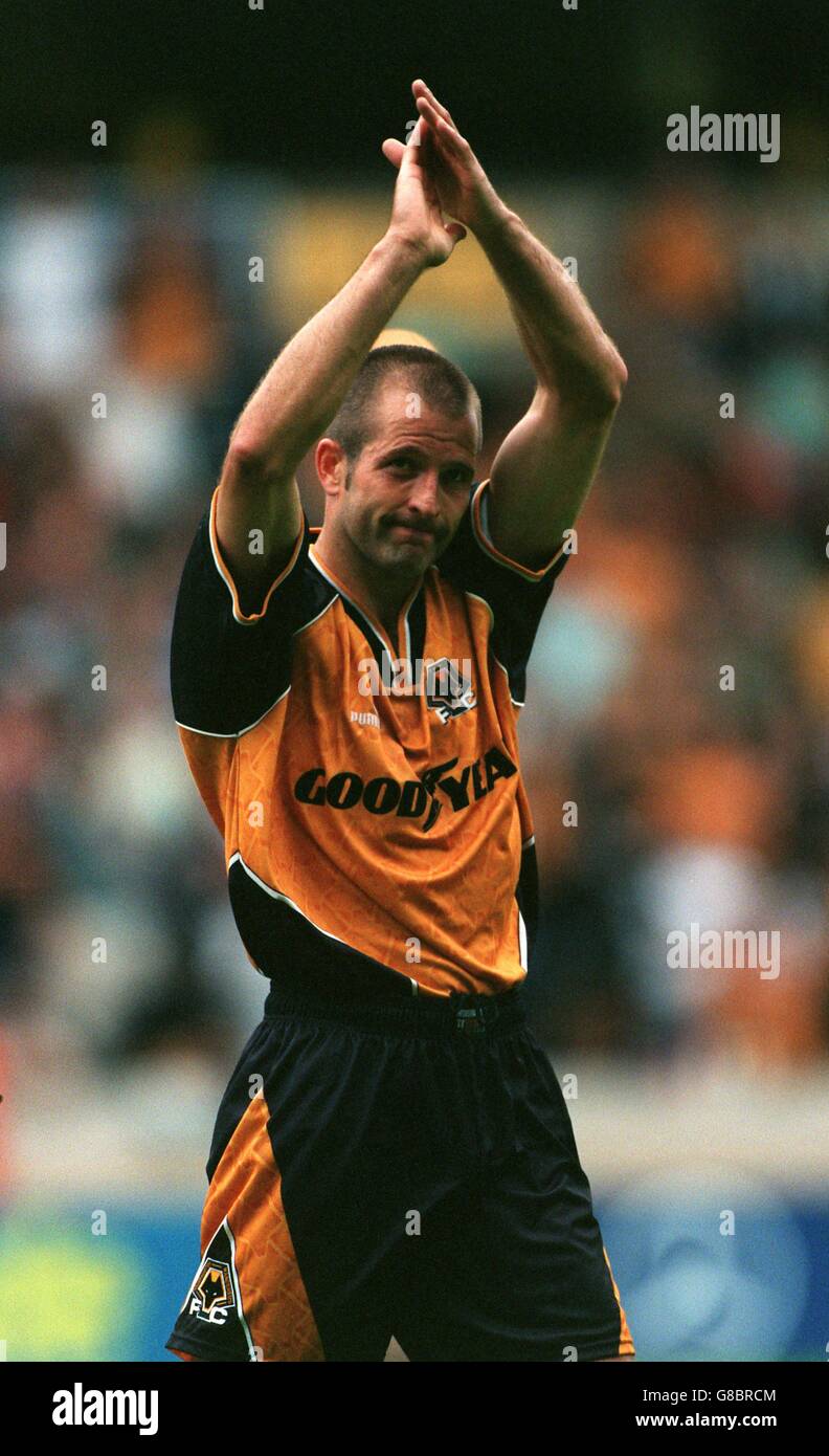 Steve bull wolves hi-res stock photography and images - Alamy