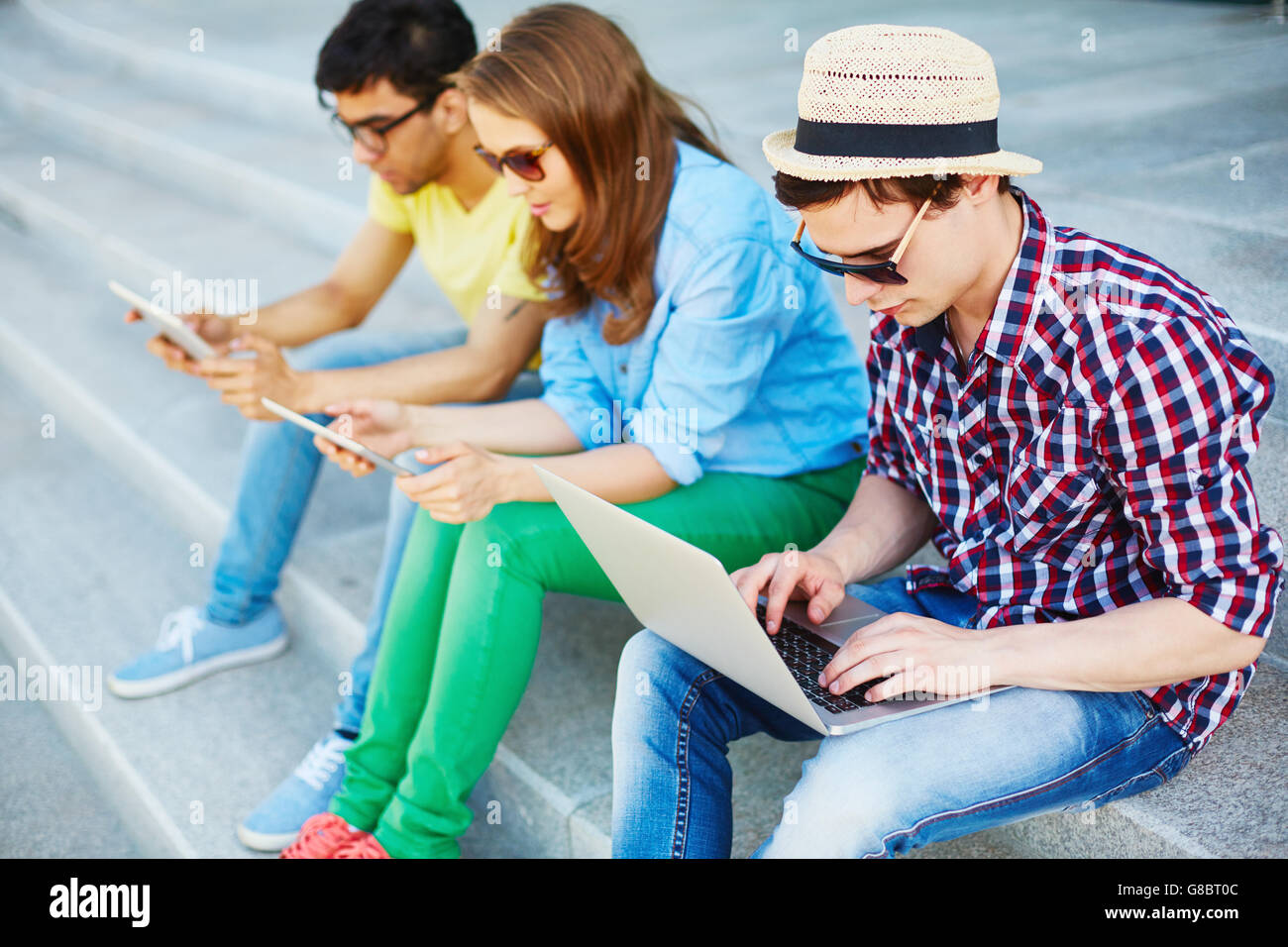 Row of students hi-res stock photography and images - Alamy