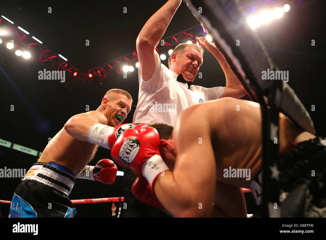 Referee Terry O'Connor steps in to stop the fight between Terry ...