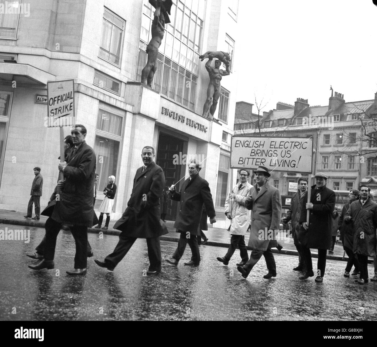 English electric company strike hi-res stock photography and images - Alamy