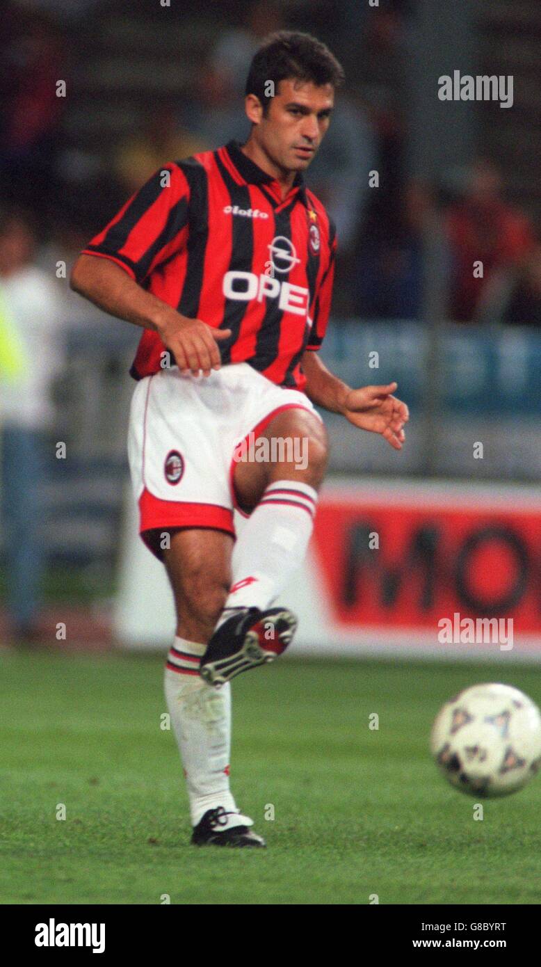 Soccer - AC Milan v Bayern Munich Stock Photo - Alamy