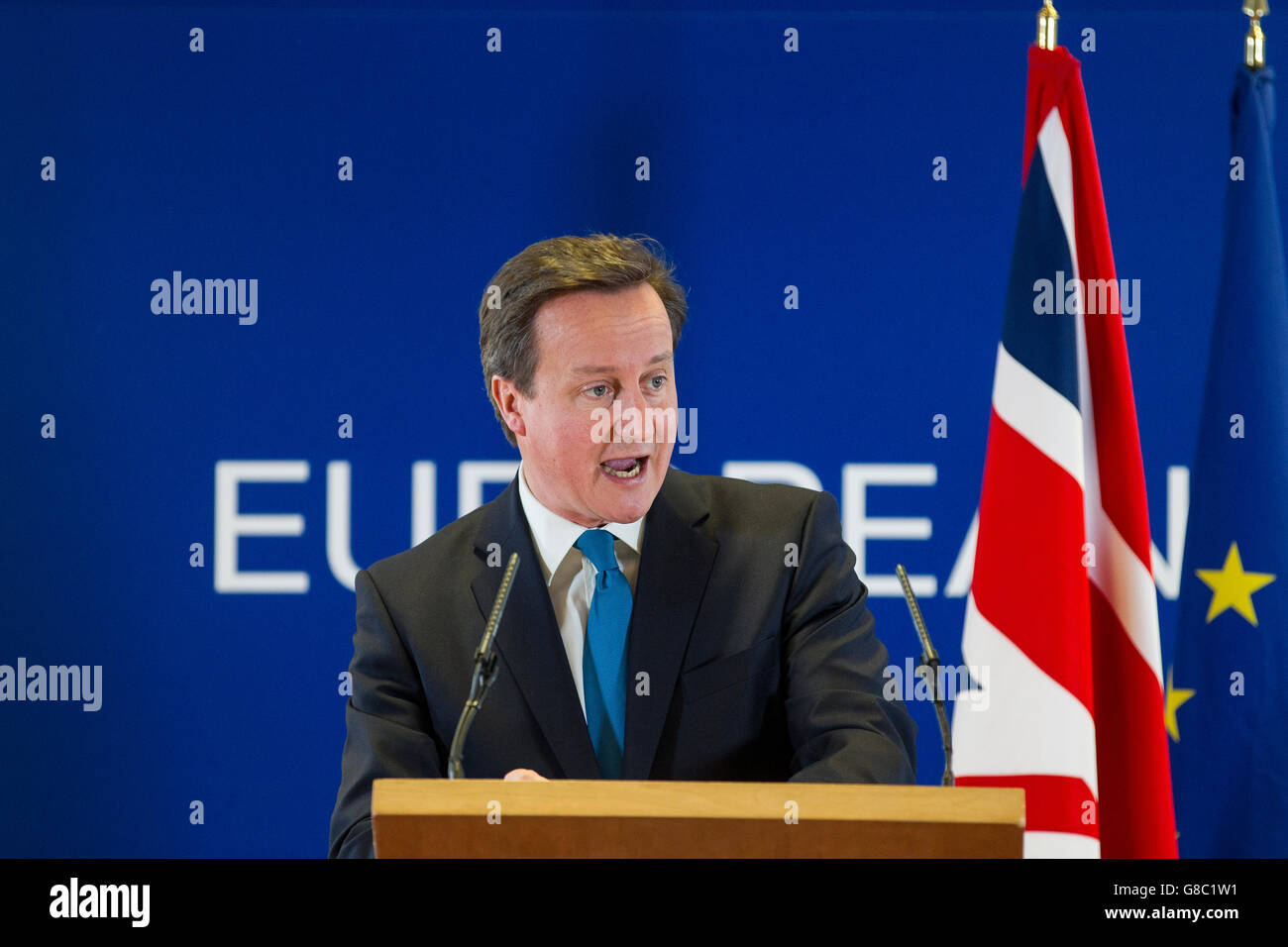 David speaks hi-res stock photography and images - Alamy