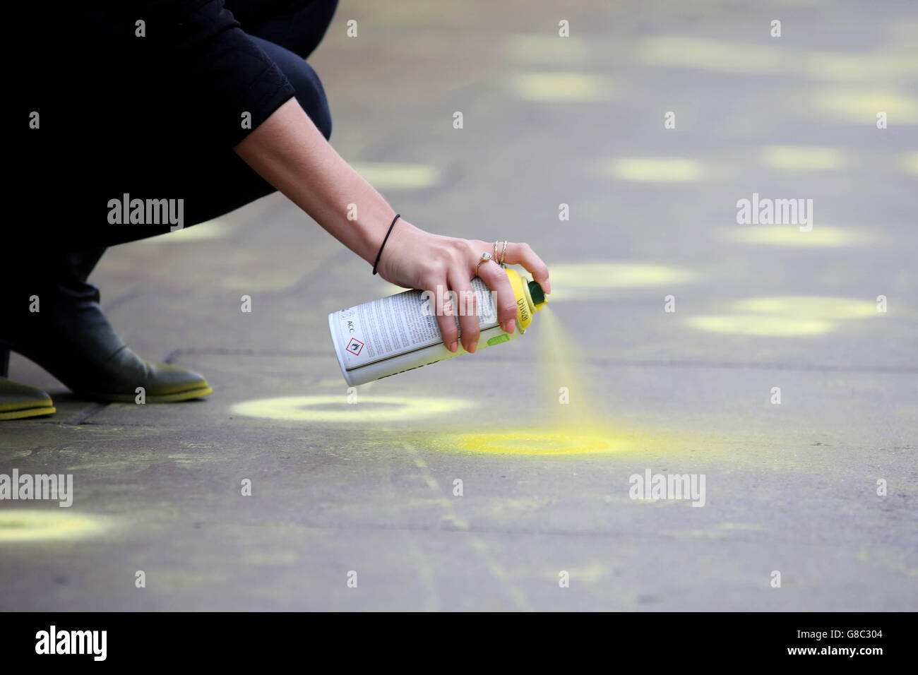 Highlight pieces discarded gum hi-res stock photography and images - Alamy