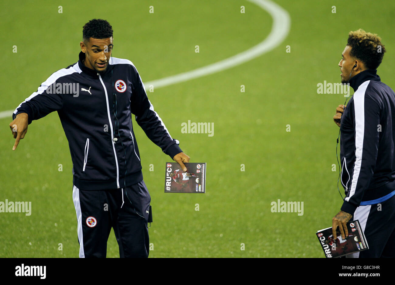 Reading's Nick Blackman on the pitch with Danny Williams before kick ...