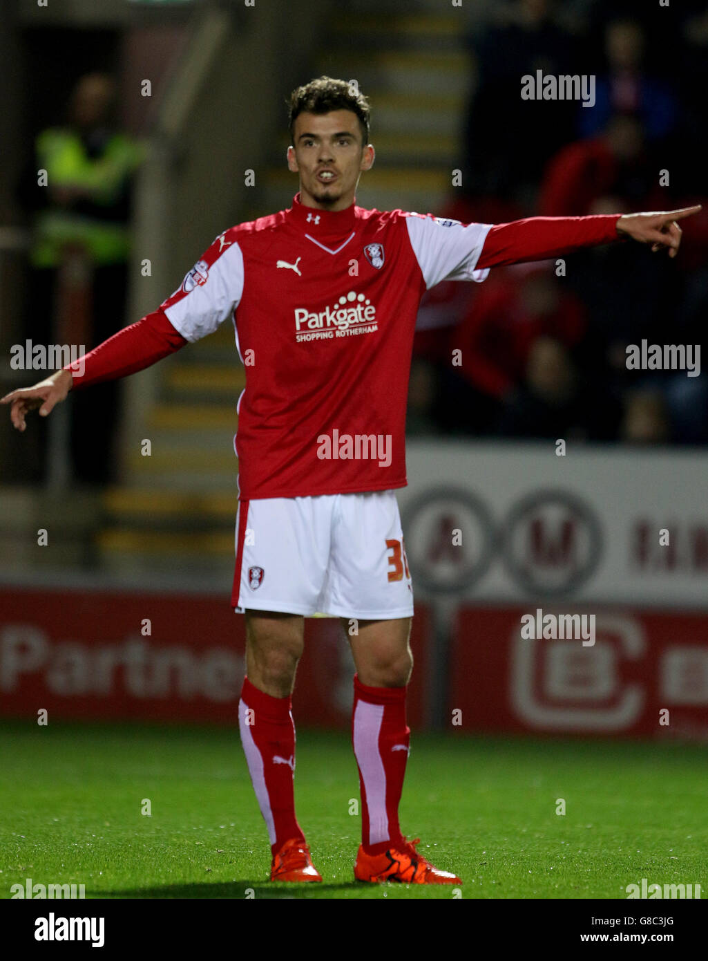 Rotherham uniteds harry toffolo hi-res stock photography and images - Alamy