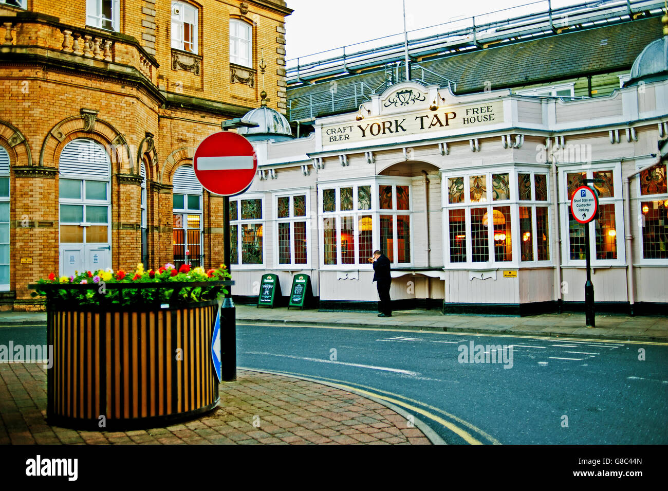 Pubs hi-res stock photography and images - Alamy