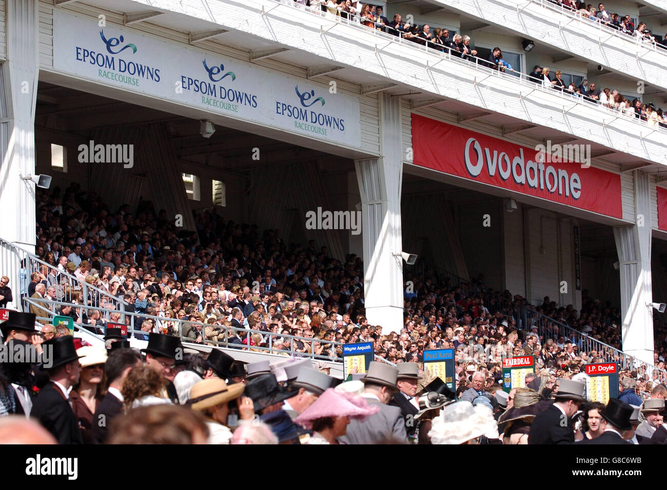 Epsom downs racecourse grandstand hi-res stock photography and images ...