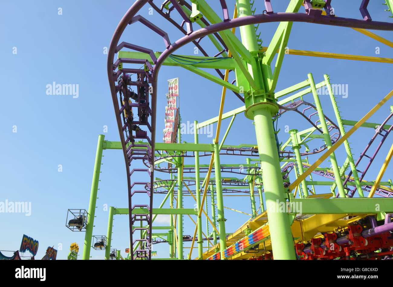 Green roller coaster hi-res stock photography and images - Alamy