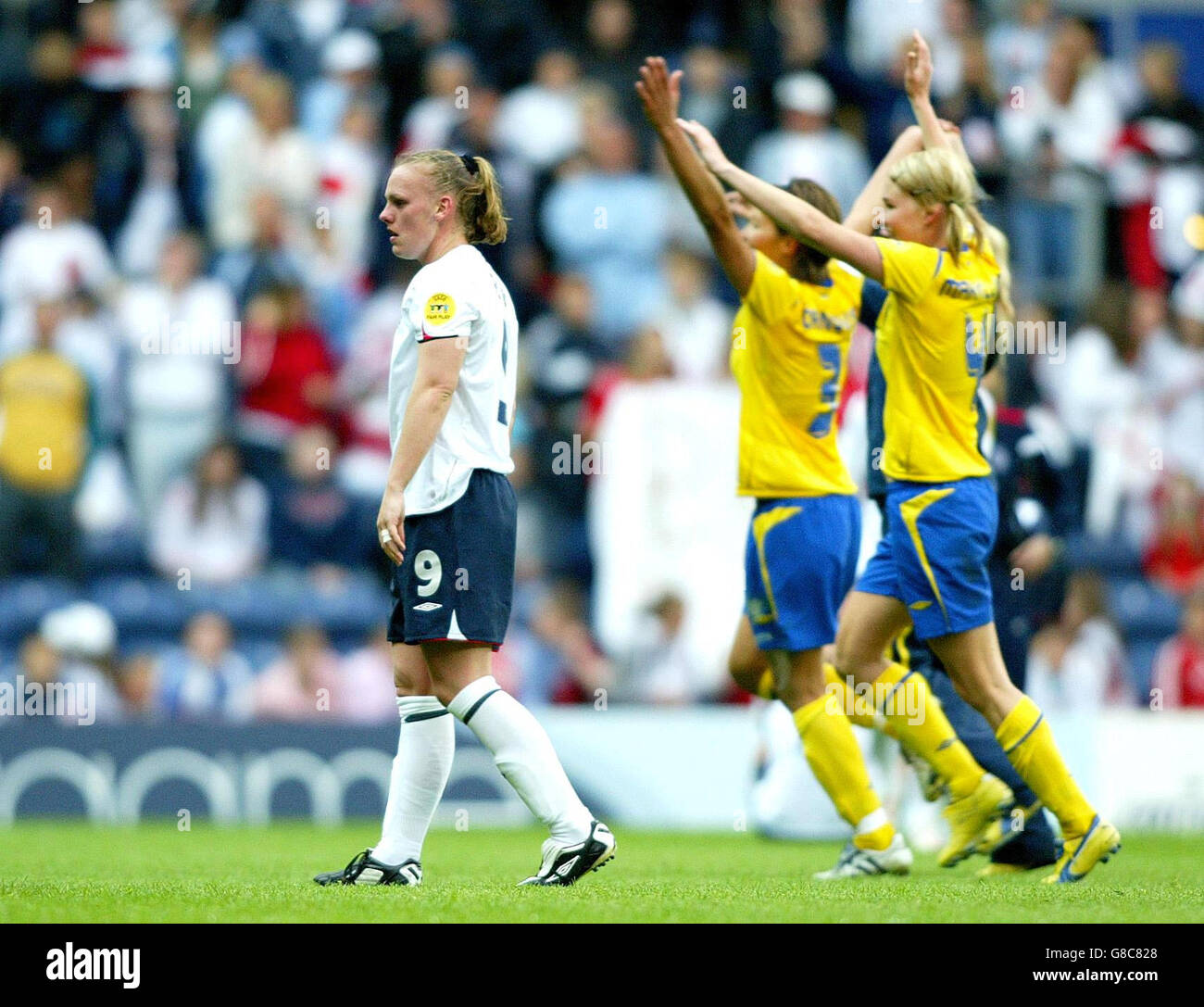 Football england 2005 euro 05 dejection hi-res stock photography and ...