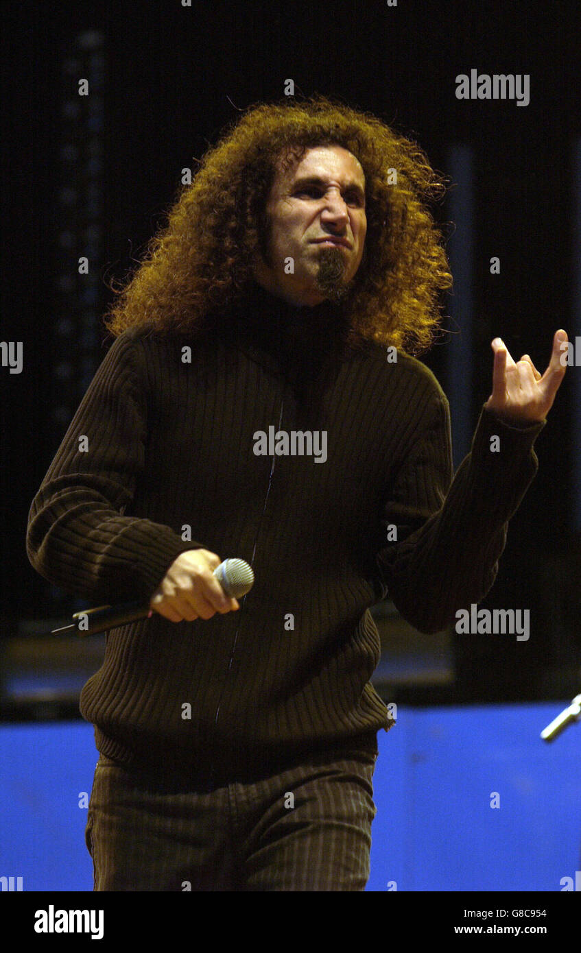 Download Festival 2005 - Donnington Park. System of a down performs ...