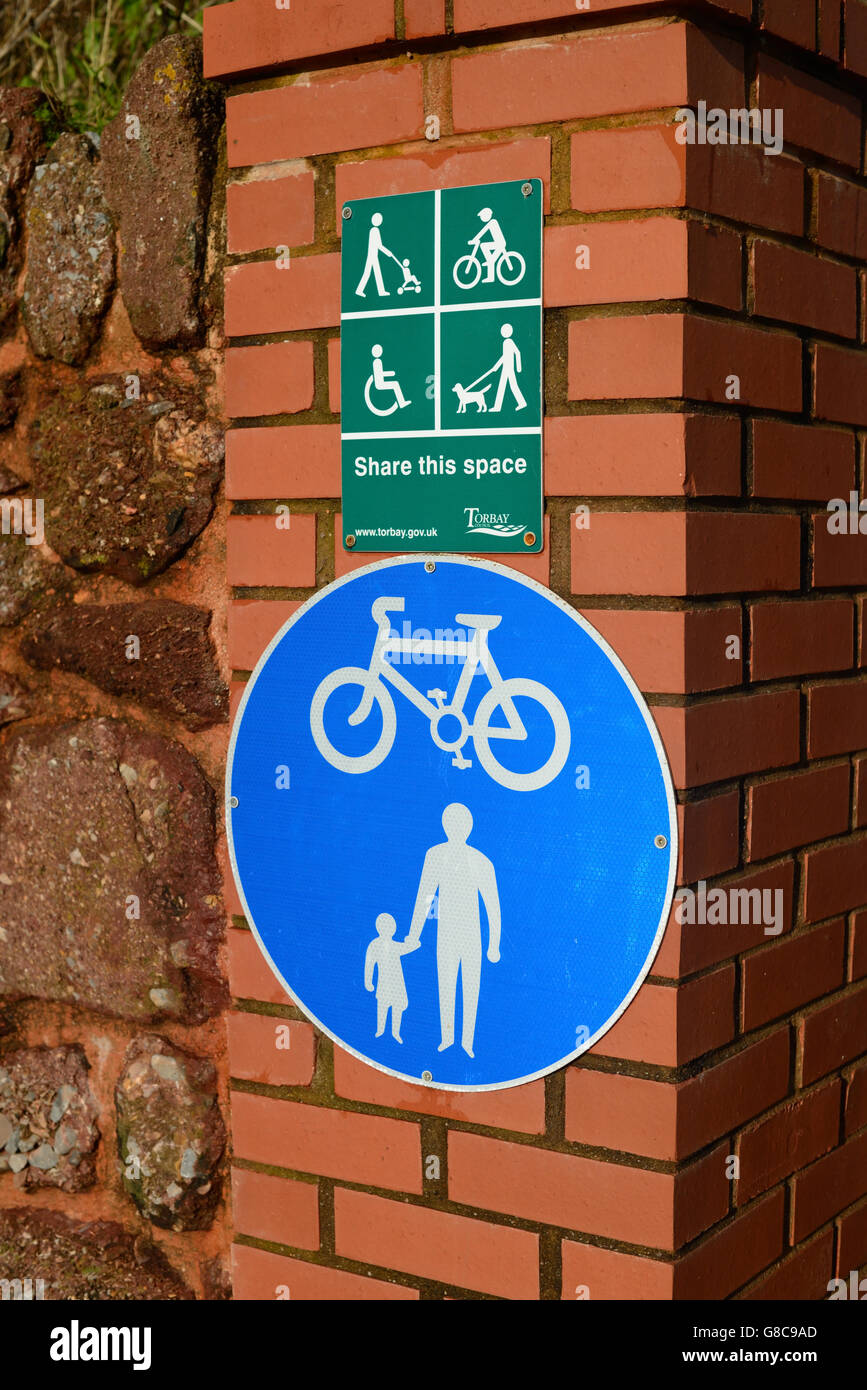 Shared path sign signs hi-res stock photography and images - Alamy