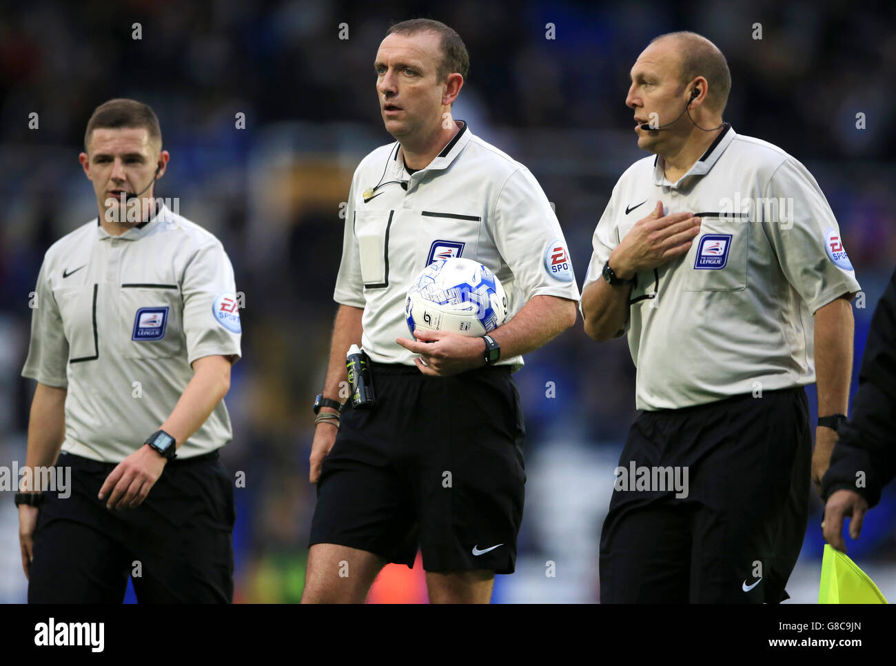 Assistant referee jonathan hunt hi-res stock photography and images - Alamy