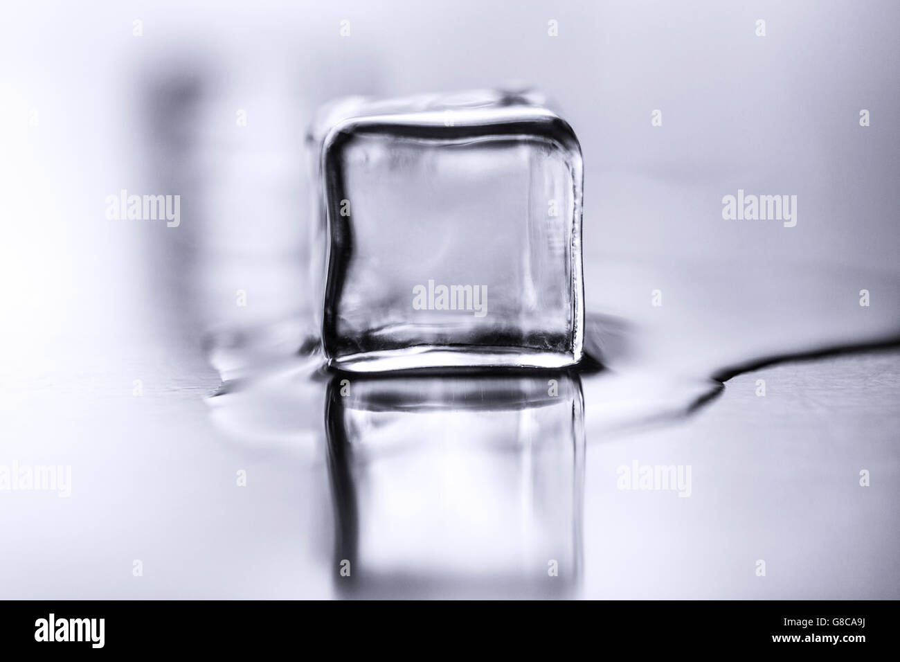 Ice crystal refraction hi-res stock photography and images - Alamy
