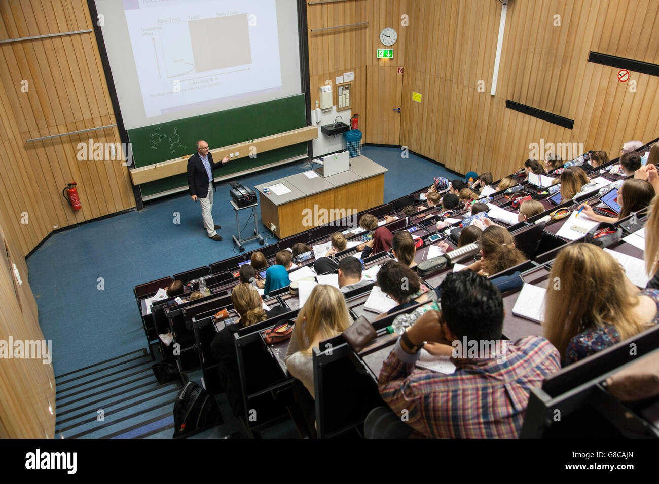 University lecture hall hi-res stock photography and images - Alamy University lecture hall hi-res stock photography and images - Alamy