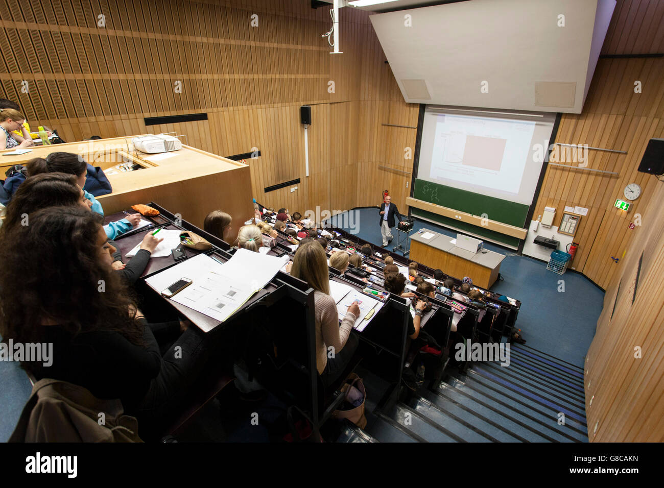 University lecture hall hi-res stock photography and images - Alamy