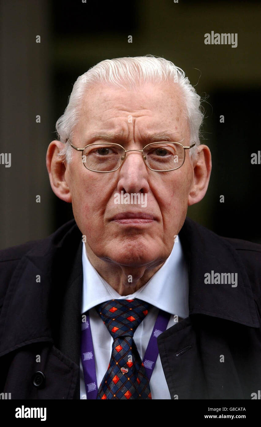 The leader of the D.U.P, Rev Ian Paisley faces the press. Rev Paisley ... The leader of the D.U.P, Rev Ian Paisley faces the press. Rev Paisley ...