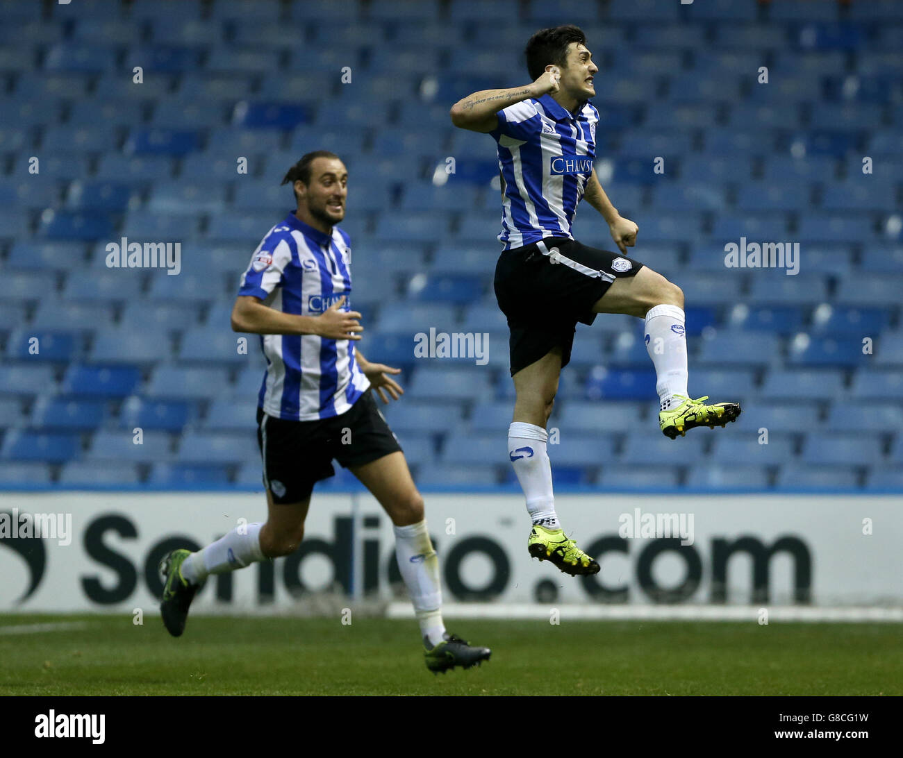 Sheffield Wednesday's Fernando Forestieri (right) celebrates scoring ...