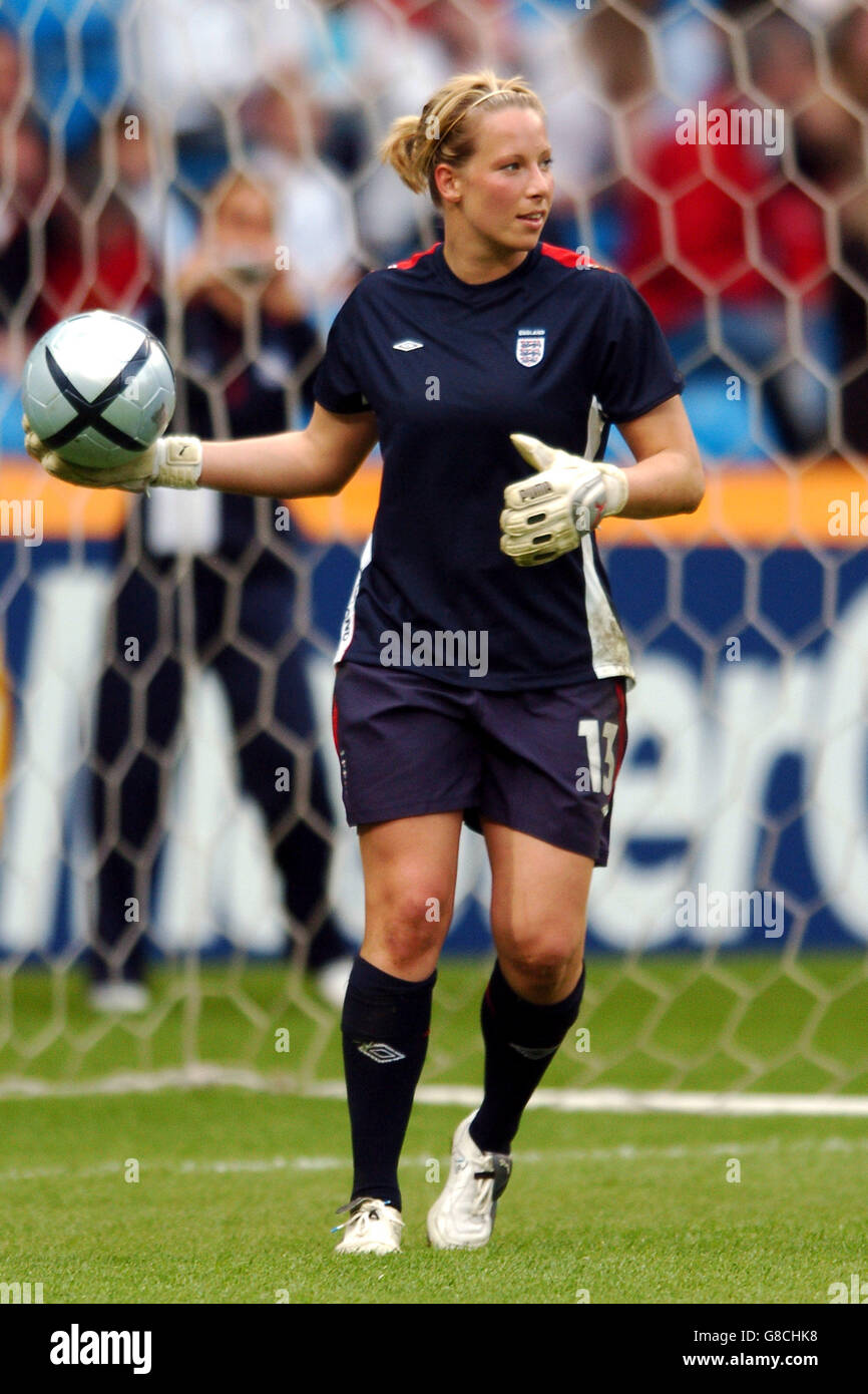 England goalkeeper rachel brown hi-res stock photography and images - Alamy