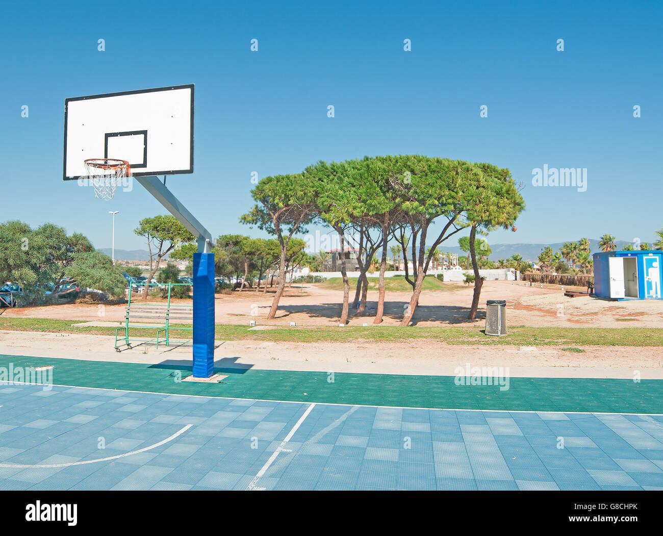 Outdoor basketball hoop beach hi-res stock photography and images - Alamy