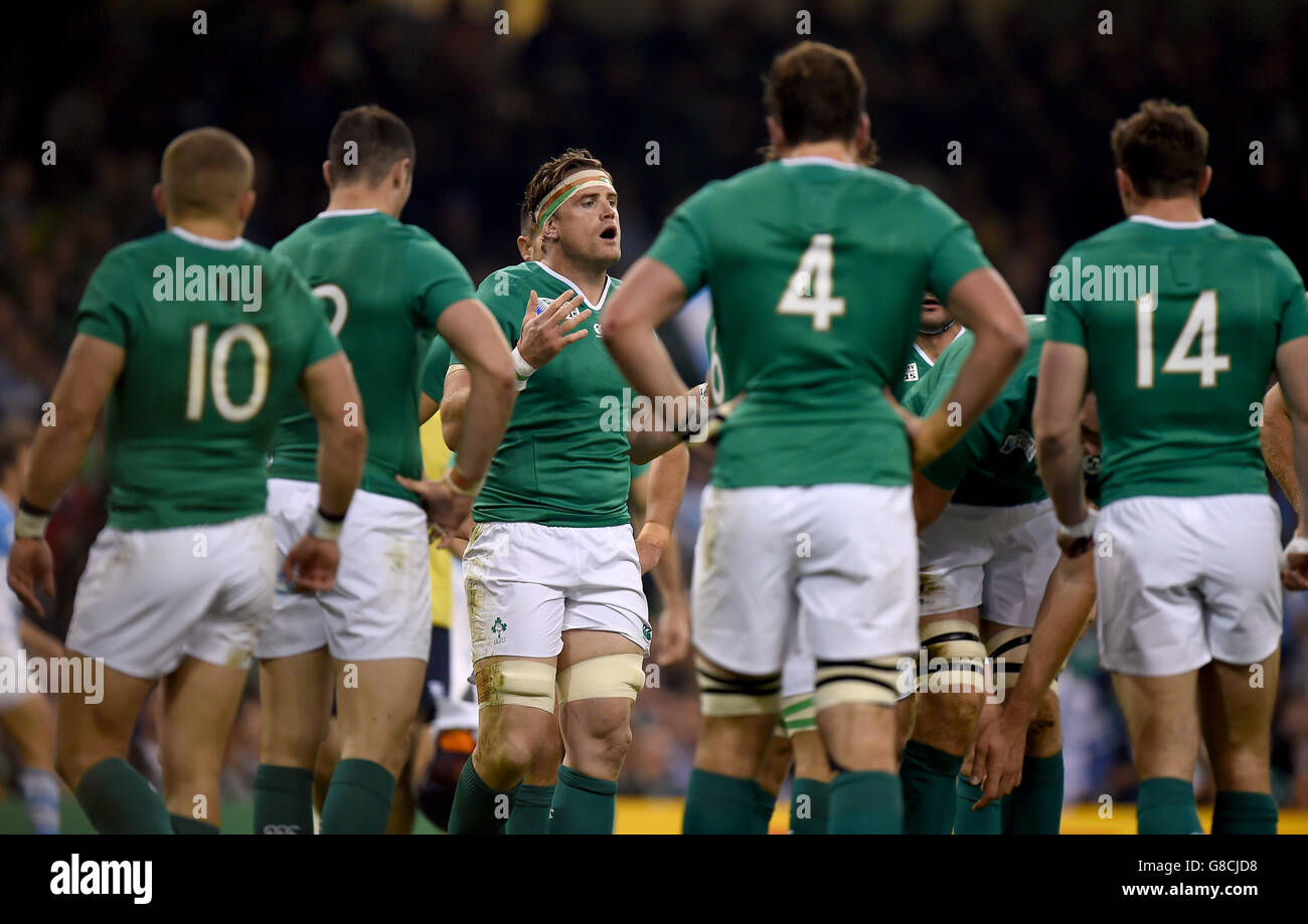 Ireland's Jamie Heaslip gives a team talk after Argentina go ahead with ...