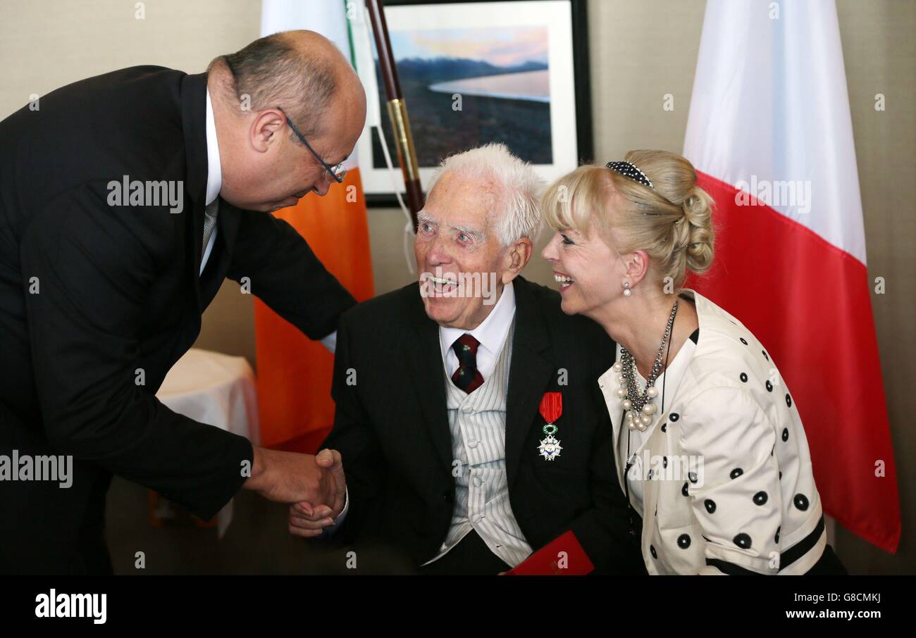 Francis Denvir receives Legion d'Honneur Stock Photo - Alamy