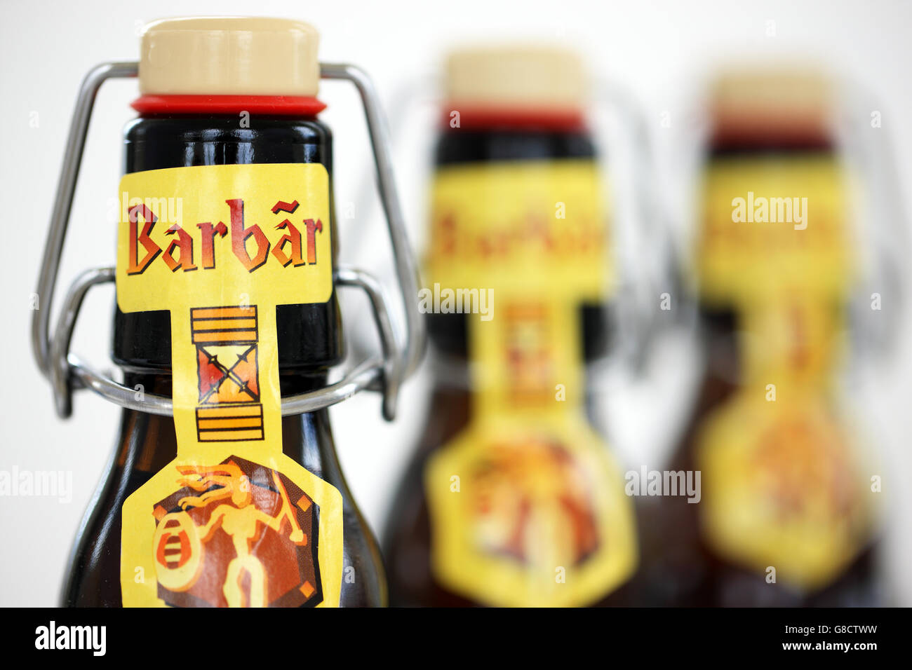 Barbar Blond Amber Honey Belgium Beer Stock Photo - Alamy