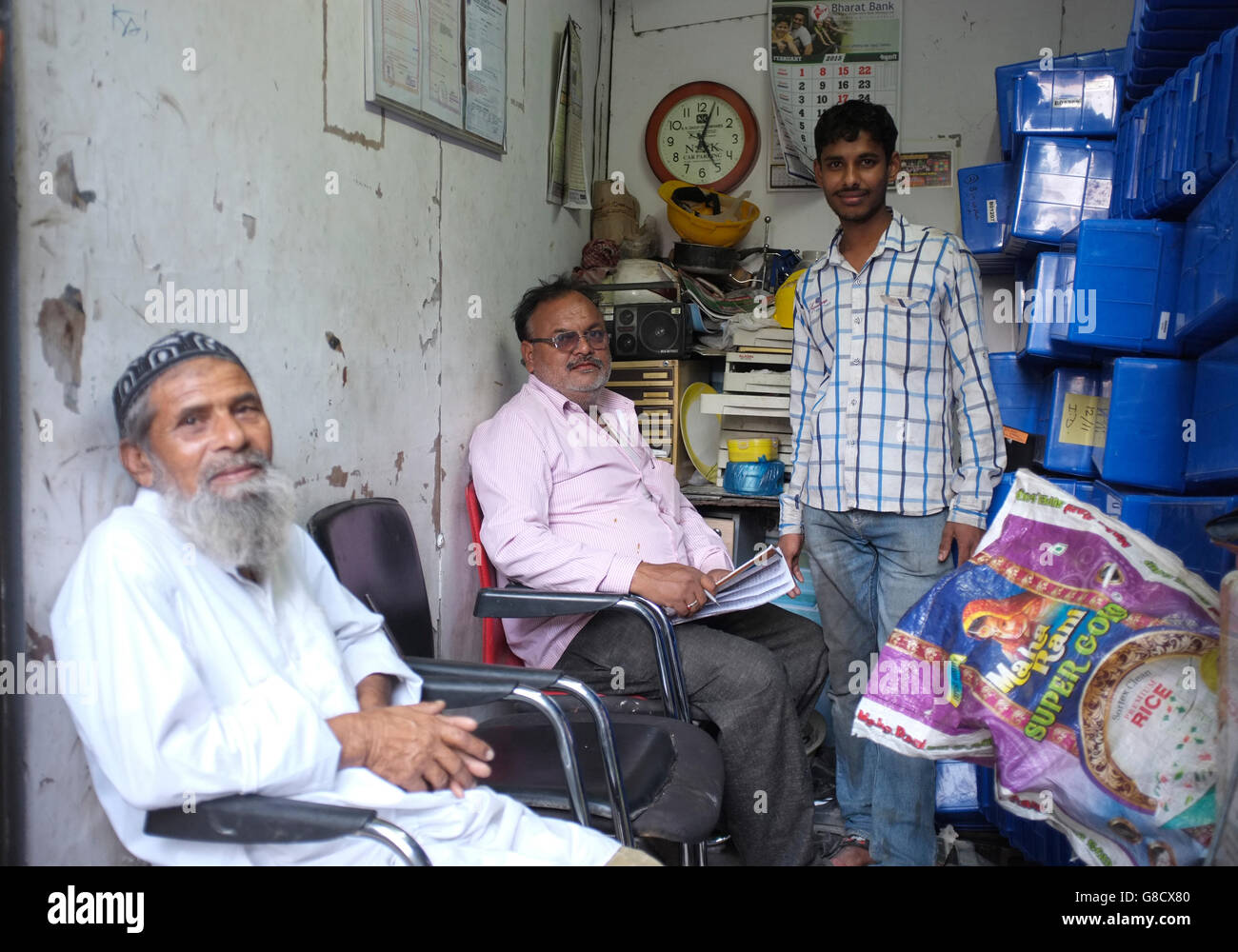 street vendors in slums near BANDRA KURLA COMPLEX Mumbai, Maharashtra ...
