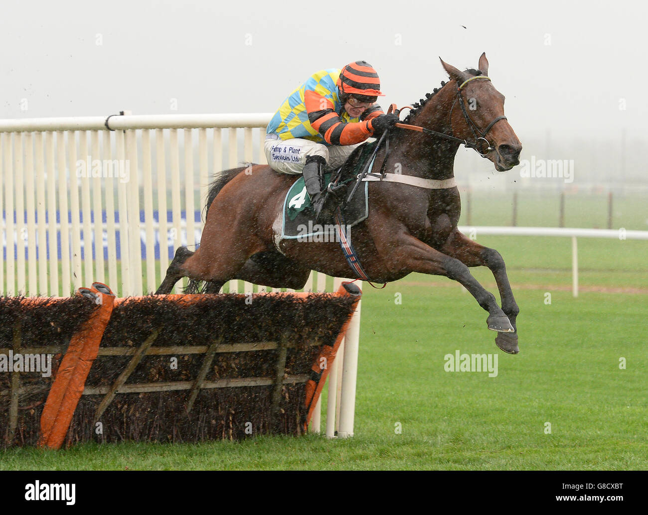 Horse Racing - Aintree Racecourse Stock Photo - Alamy
