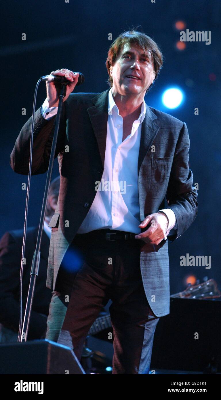 Nokia Isle Of Wight Festival - Seaclose Park. Bryan Ferry of Roxy Music ...