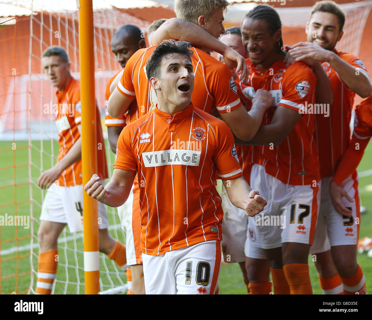 Blackpool's Jack Redshaw celebrates scoring his penalty for the 2nd ...