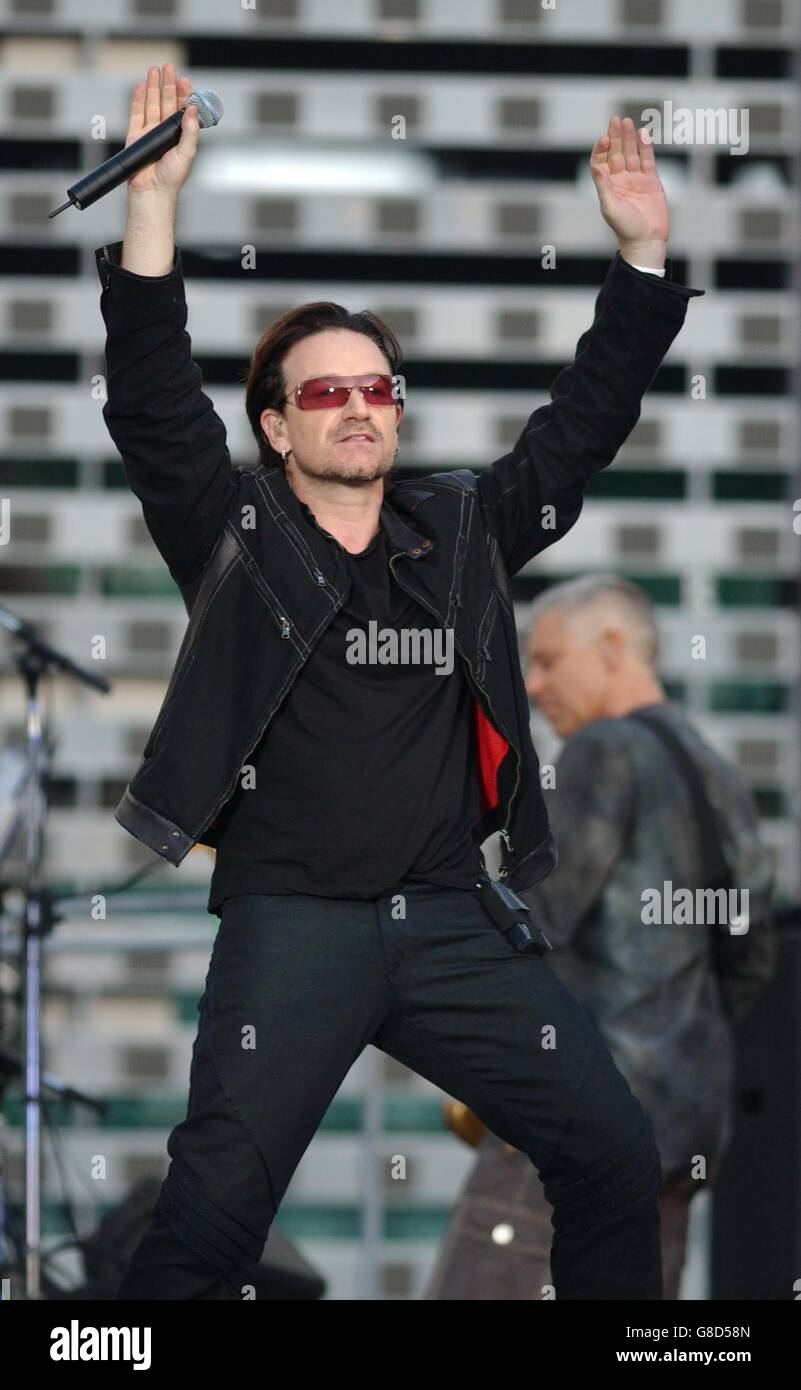 U2 concert twickenham stadium hi-res stock photography and images - Alamy