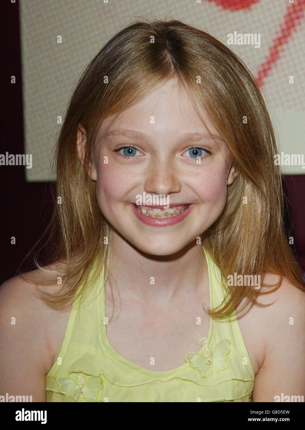 MTV TRL - Total Request Live Show - Leicester Square Studios. Dakota ...