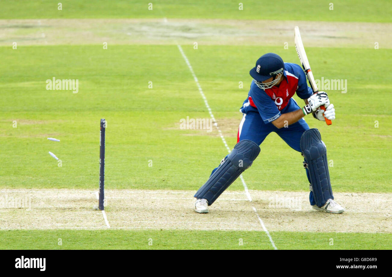 Natwest series triangular hi-res stock photography and images - Alamy