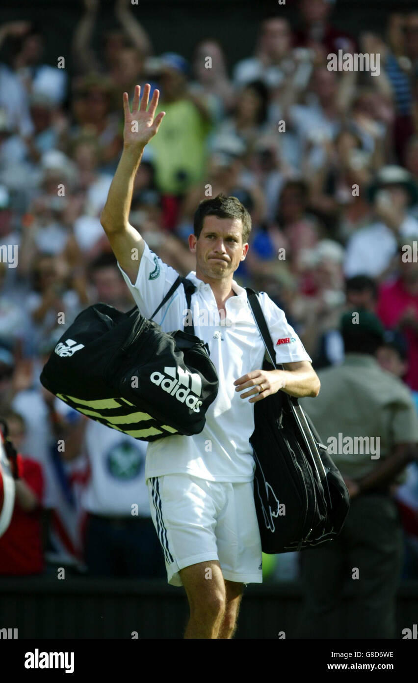 Wimbledon tim henman action 4 hi-res stock photography and images - Alamy