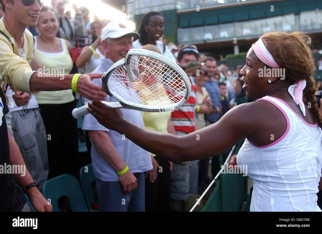 Broken tennis racket hi-res stock photography and images - Alamy