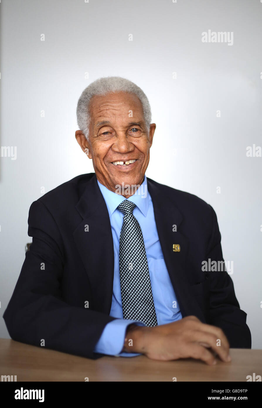 Garfield sobers cricket hi-res stock photography and images - Alamy