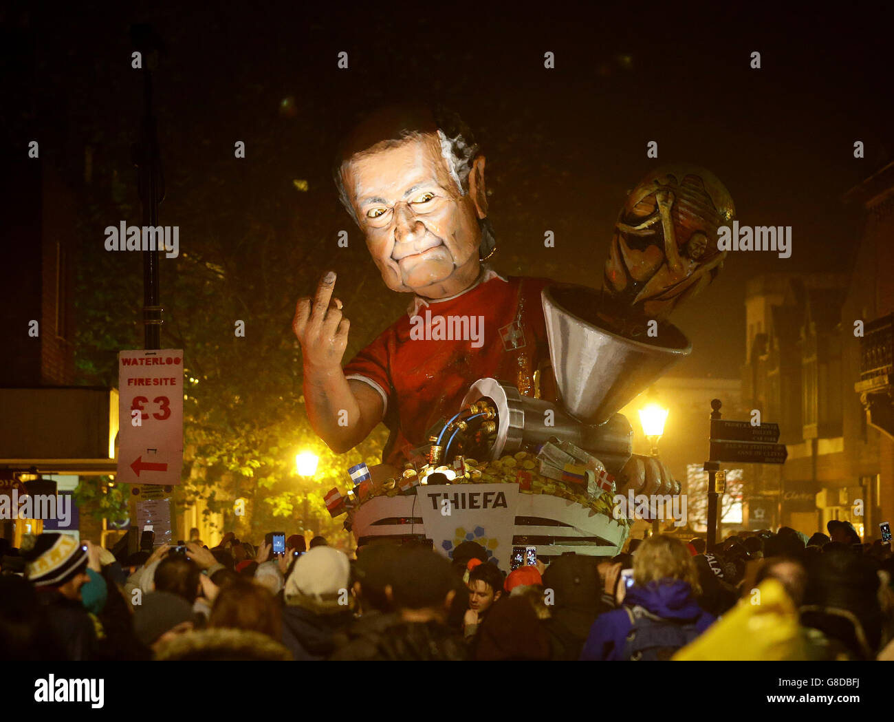 Lewes bonfire night 2015 Stock Photo - Alamy