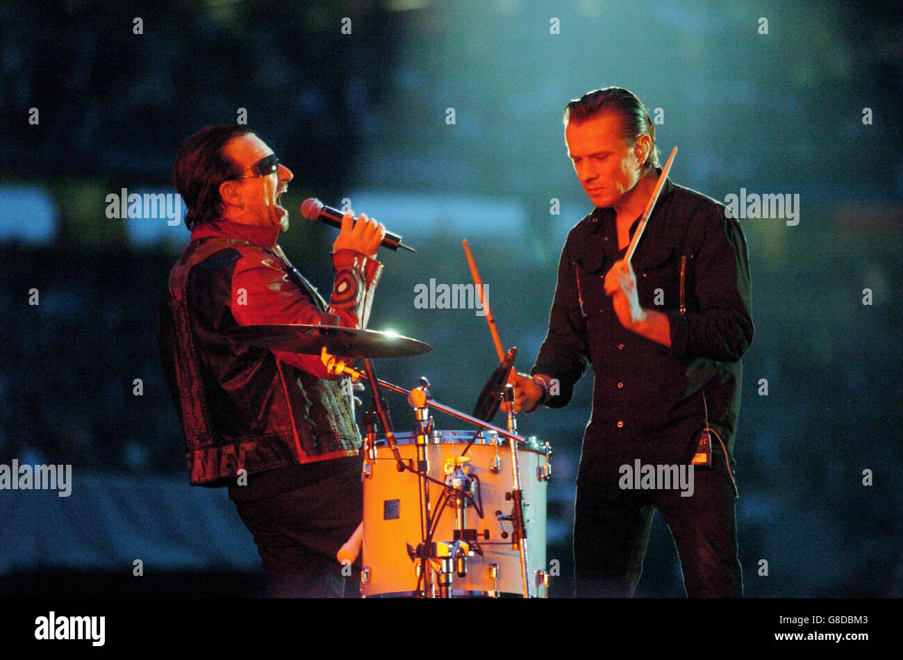 Larry mullen drummer hi-res stock photography and images - Alamy