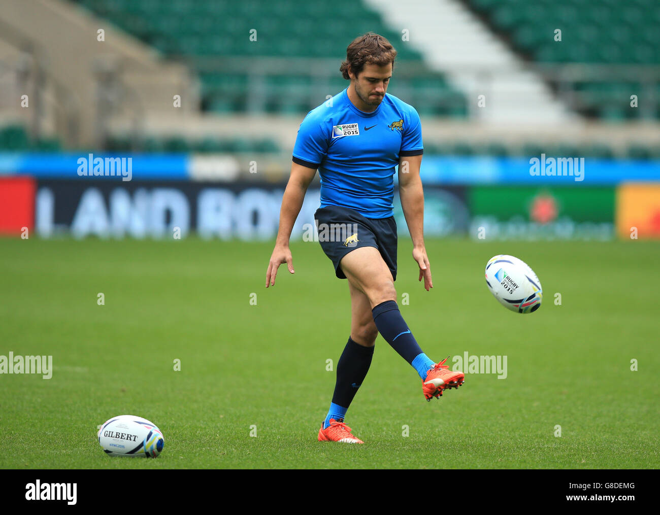 Argentina captains run hi-res stock photography and images - Alamy