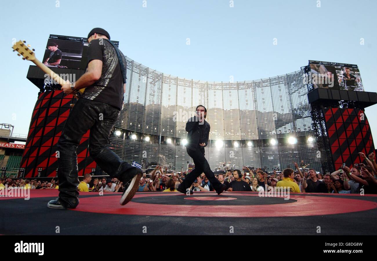 U2 Concert - Twickenham Stadium Stock Photo - Alamy