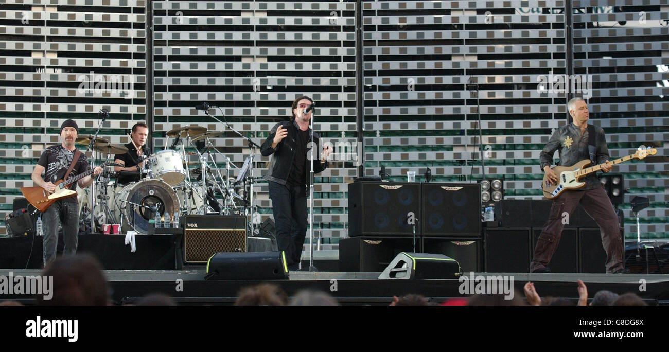 U2 concert twickenham stadium hi-res stock photography and images - Alamy