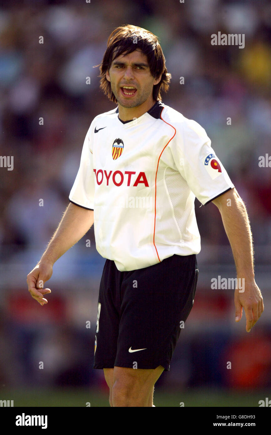 Roberto ayala hi-res stock photography and images - Alamy
