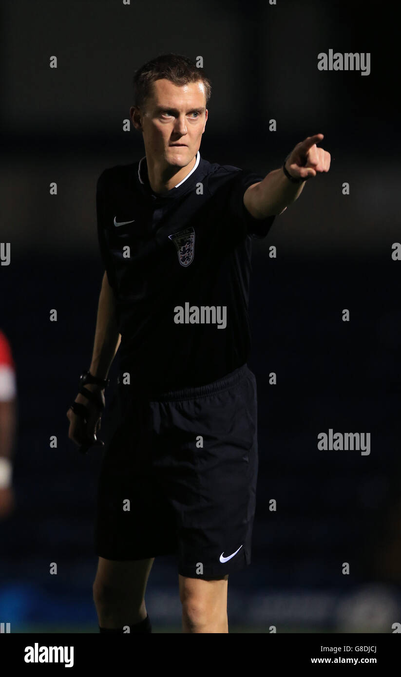 Referee tom wood hi-res stock photography and images - Alamy