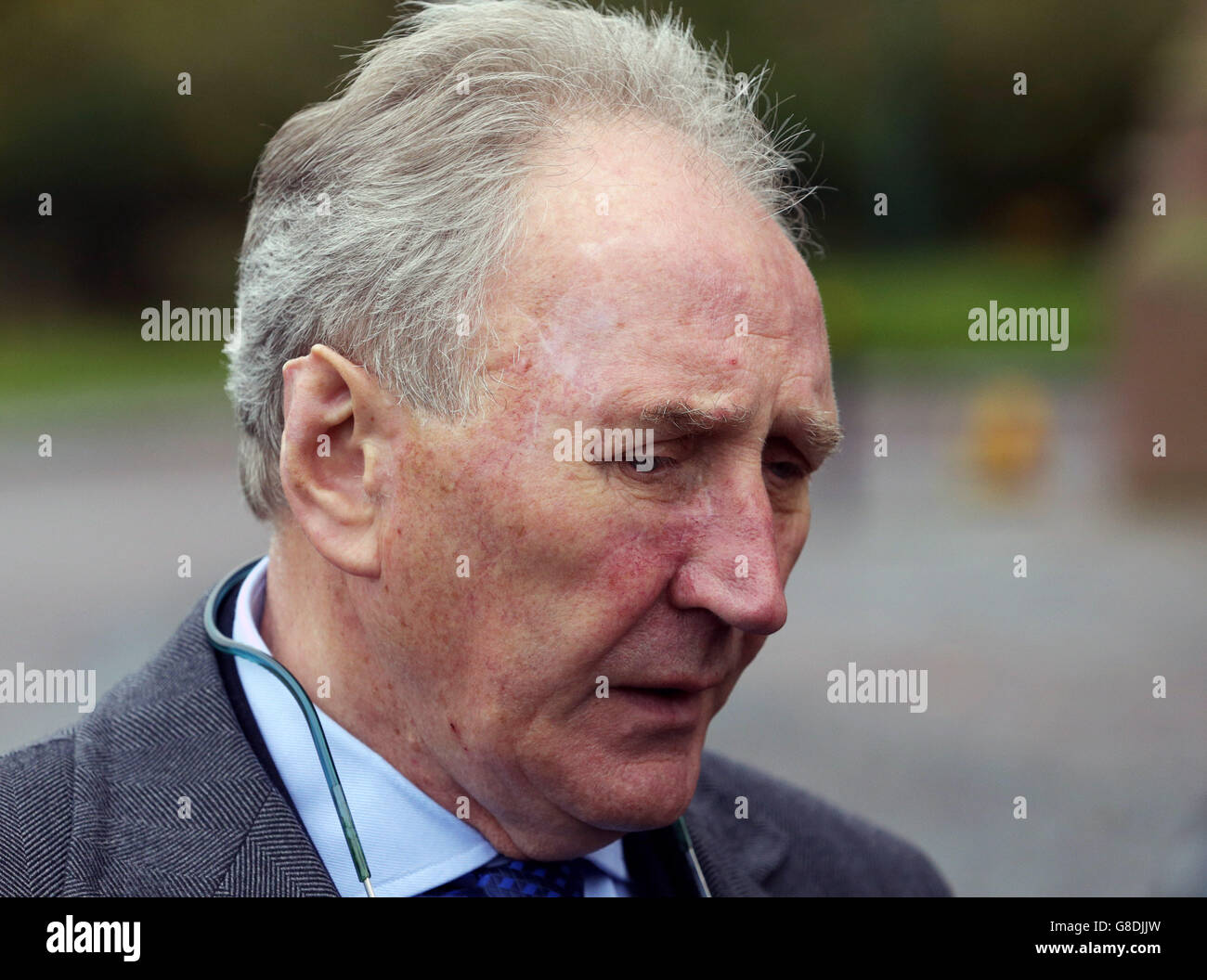 Howard Wilkinson makes his way into the cathedral for the funeral ...