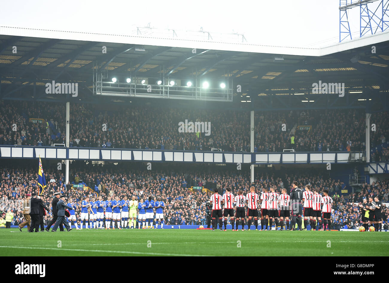 Football poppies remembrance hi-res stock photography and images - Alamy
