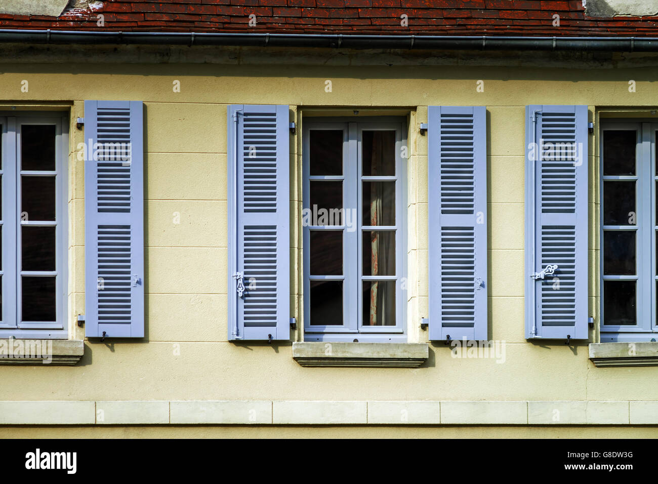 Paris wooden shutters hi-res stock photography and images - Alamy