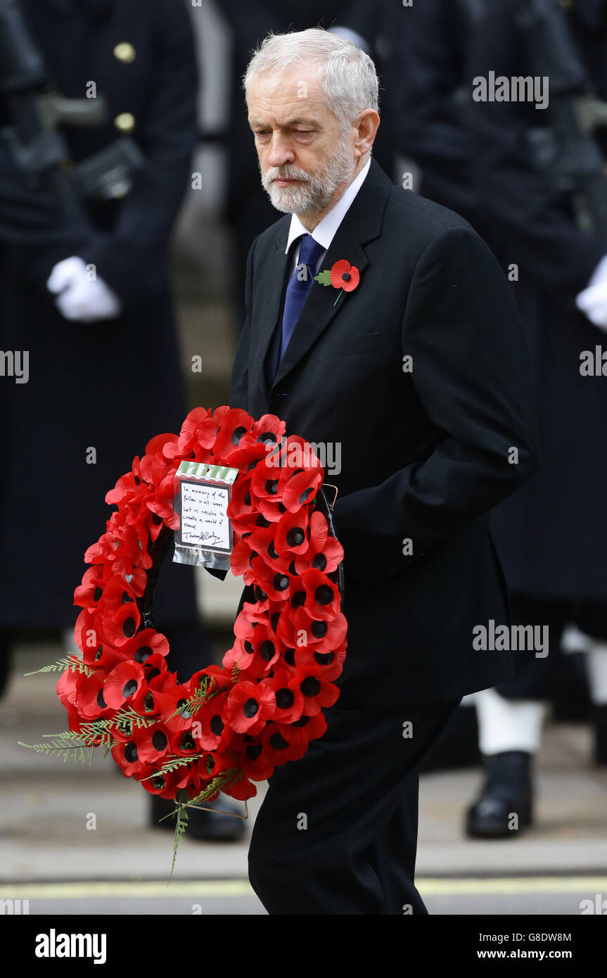 Wreath forward hi-res stock photography and images - Alamy