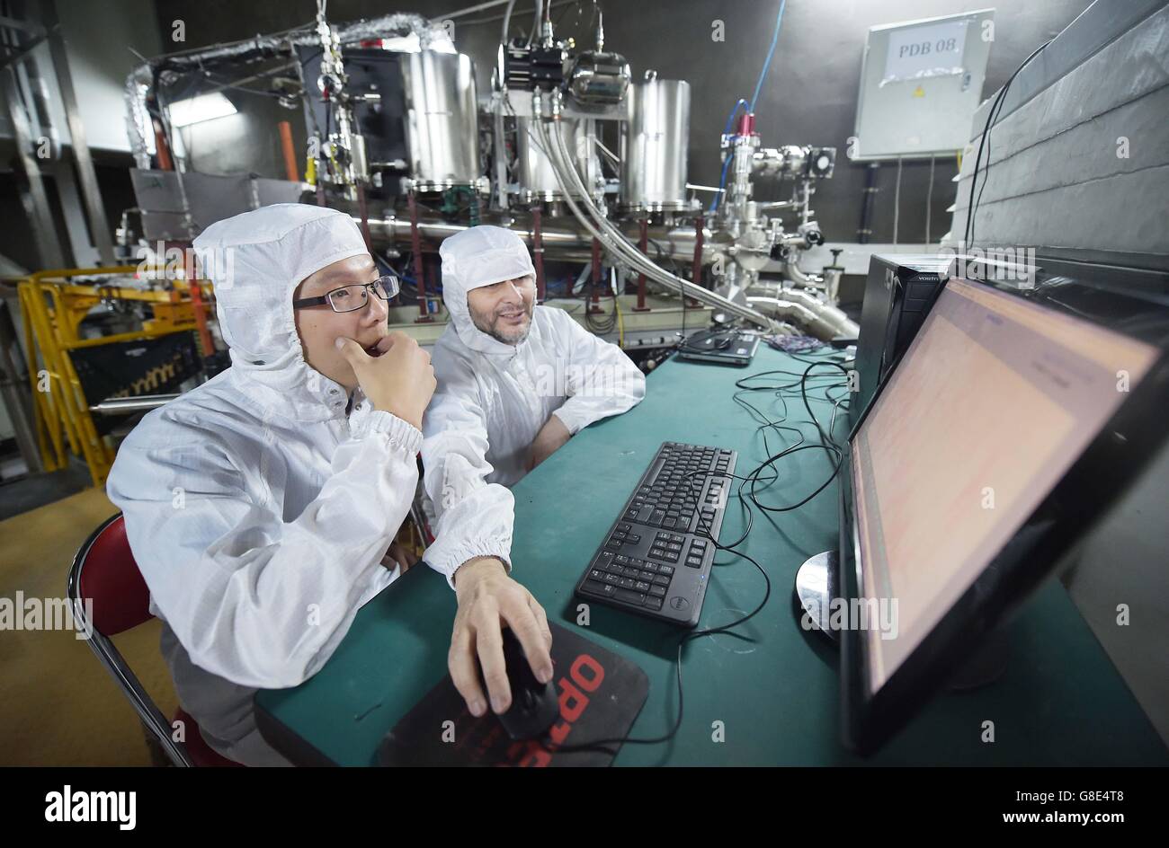 Detector experiment hi-res stock photography and images - Alamy