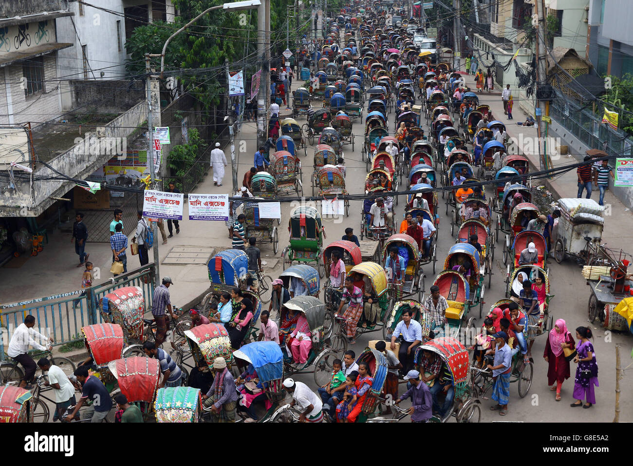 Dhaka bangladesh rickshaw 2016 hi-res stock photography and images - Alamy